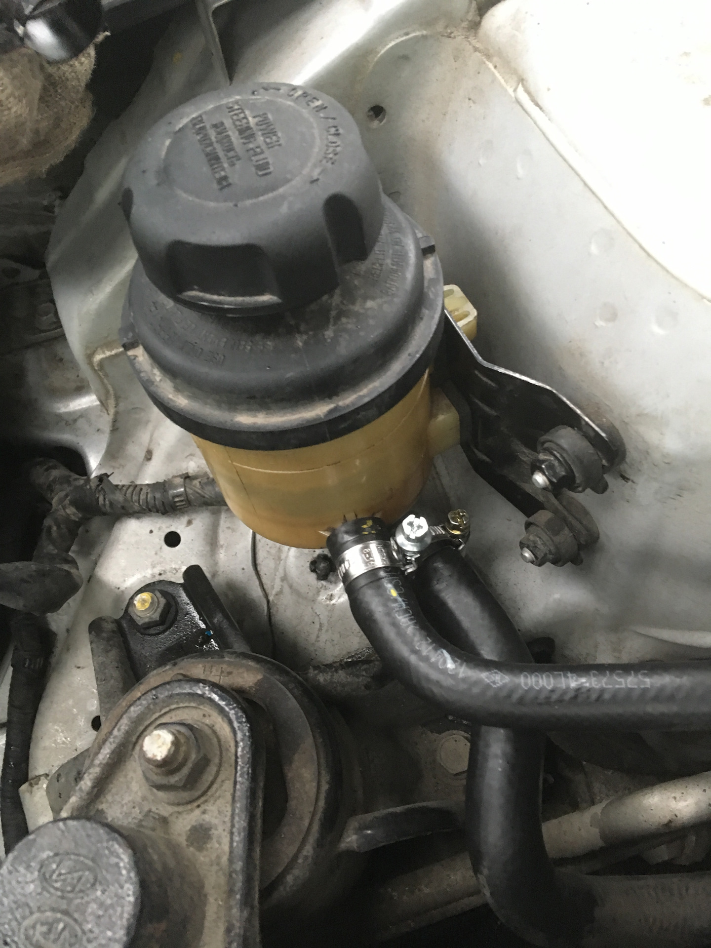 Замена жидкости ГУР и хомутов — KIA Rio (3G), 1,6 л, 2012 года | своими ...