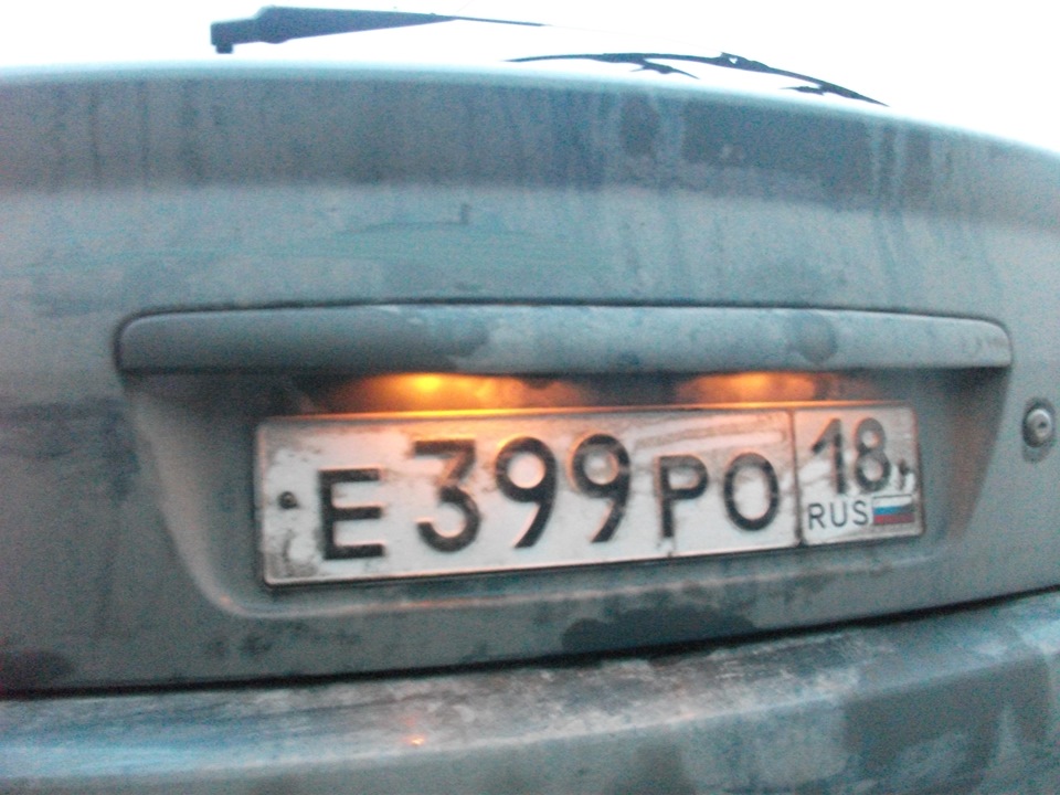 Белые лампочки на освещение номера — Lada Приора хэтчбек, 1,6 л, 2011 ...