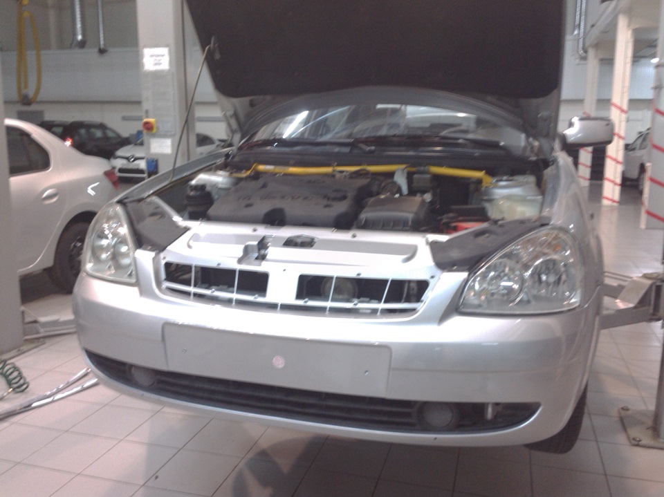 Новый бампер и решетка — Lada Приора седан, 1,6 л, 2009 года | кузовной ...
