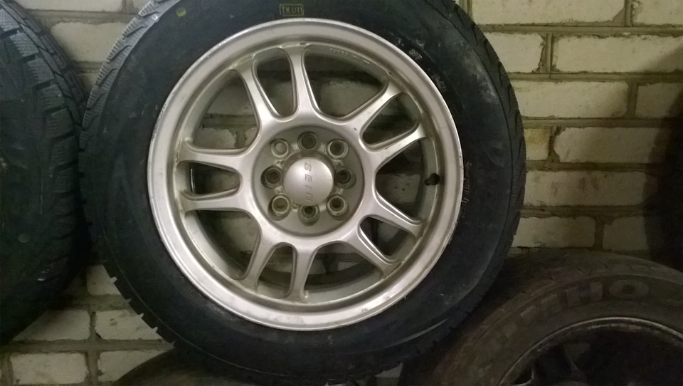новые диски и резина — Nissan Almera I (N15), 1,6 л, 1999 года ...