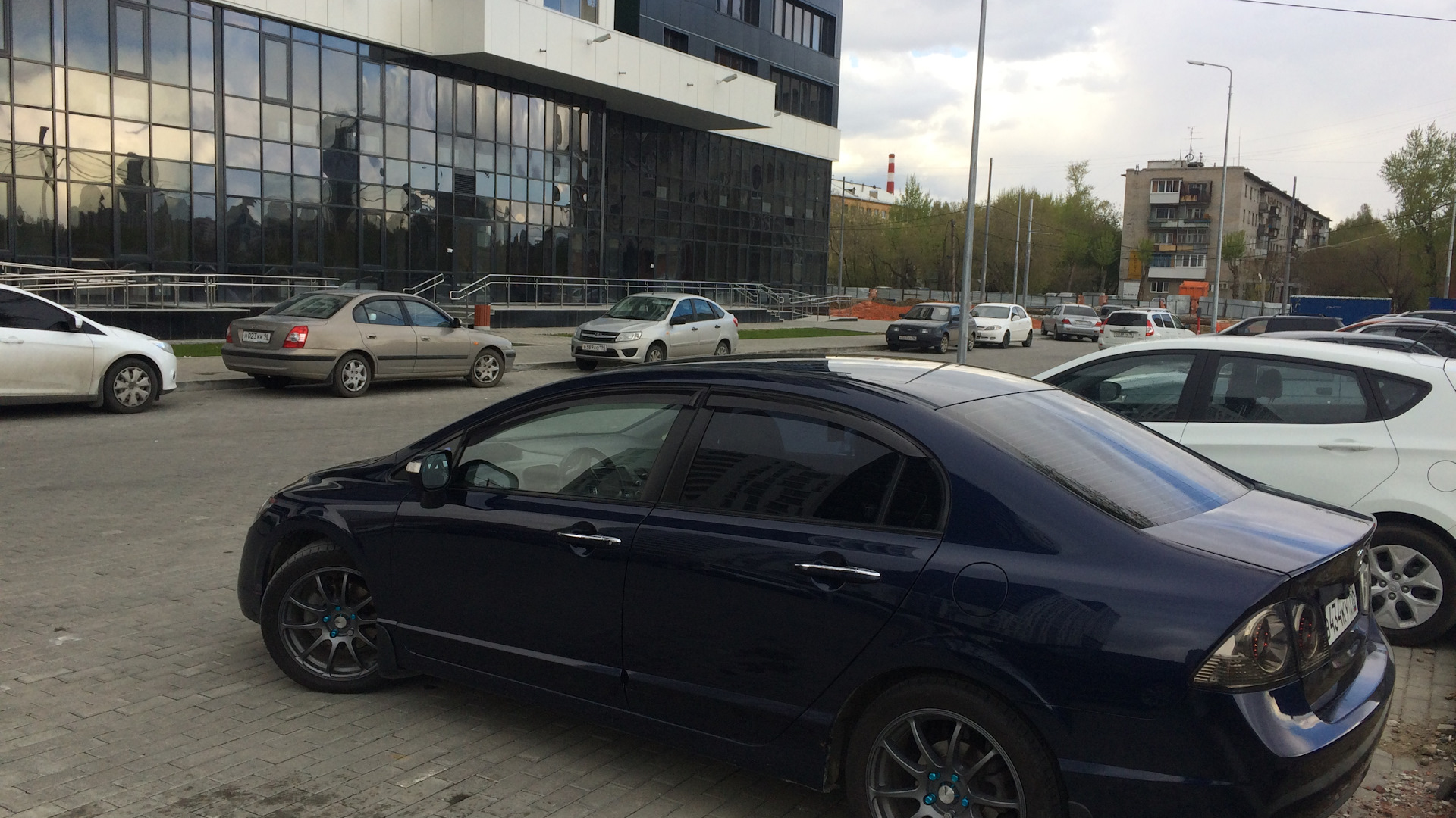 Honda Civic 4D (8G) 2.0 бензиновый 2007 | R20 на DRIVE2