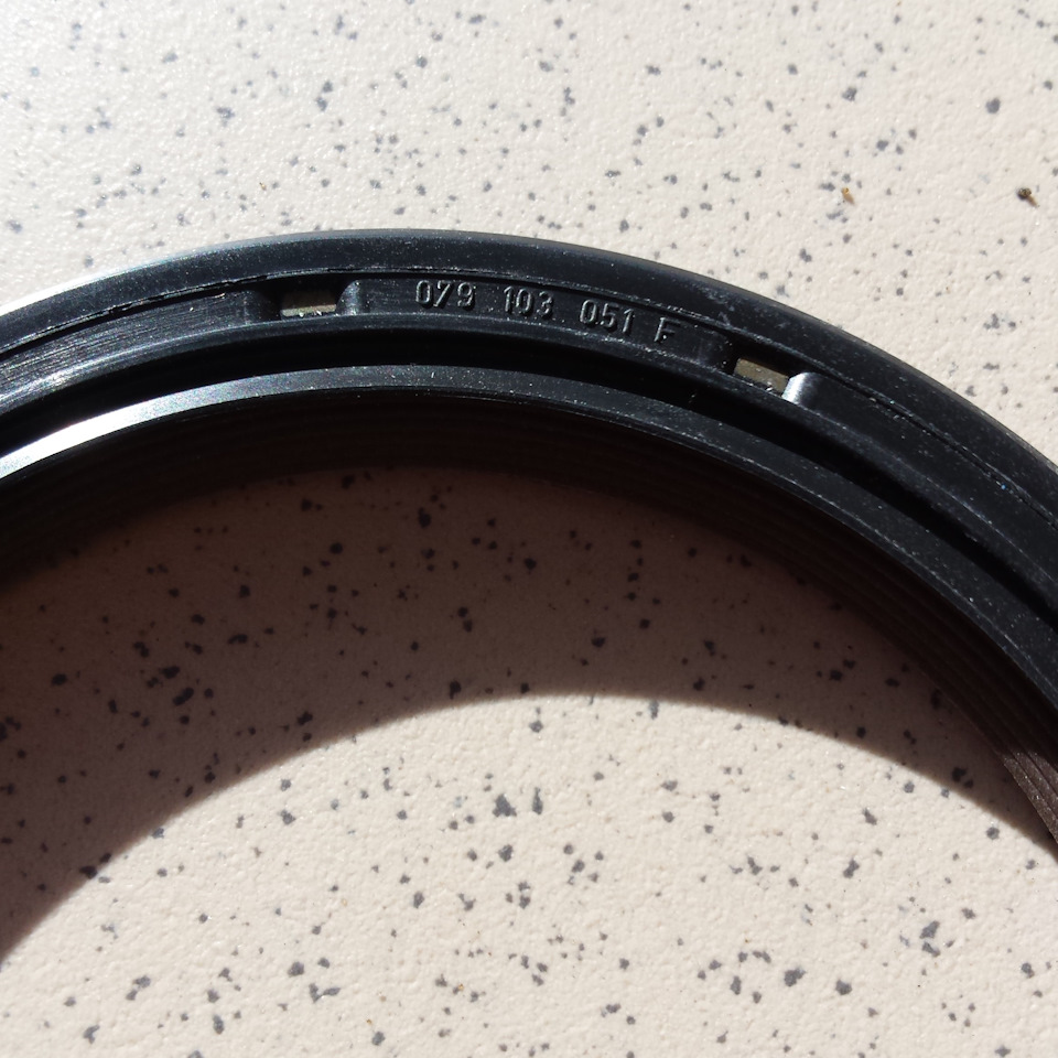 079103051F Сальник коленвала задний / AUDI, VW 2.4-5.2 03~ VAG ...