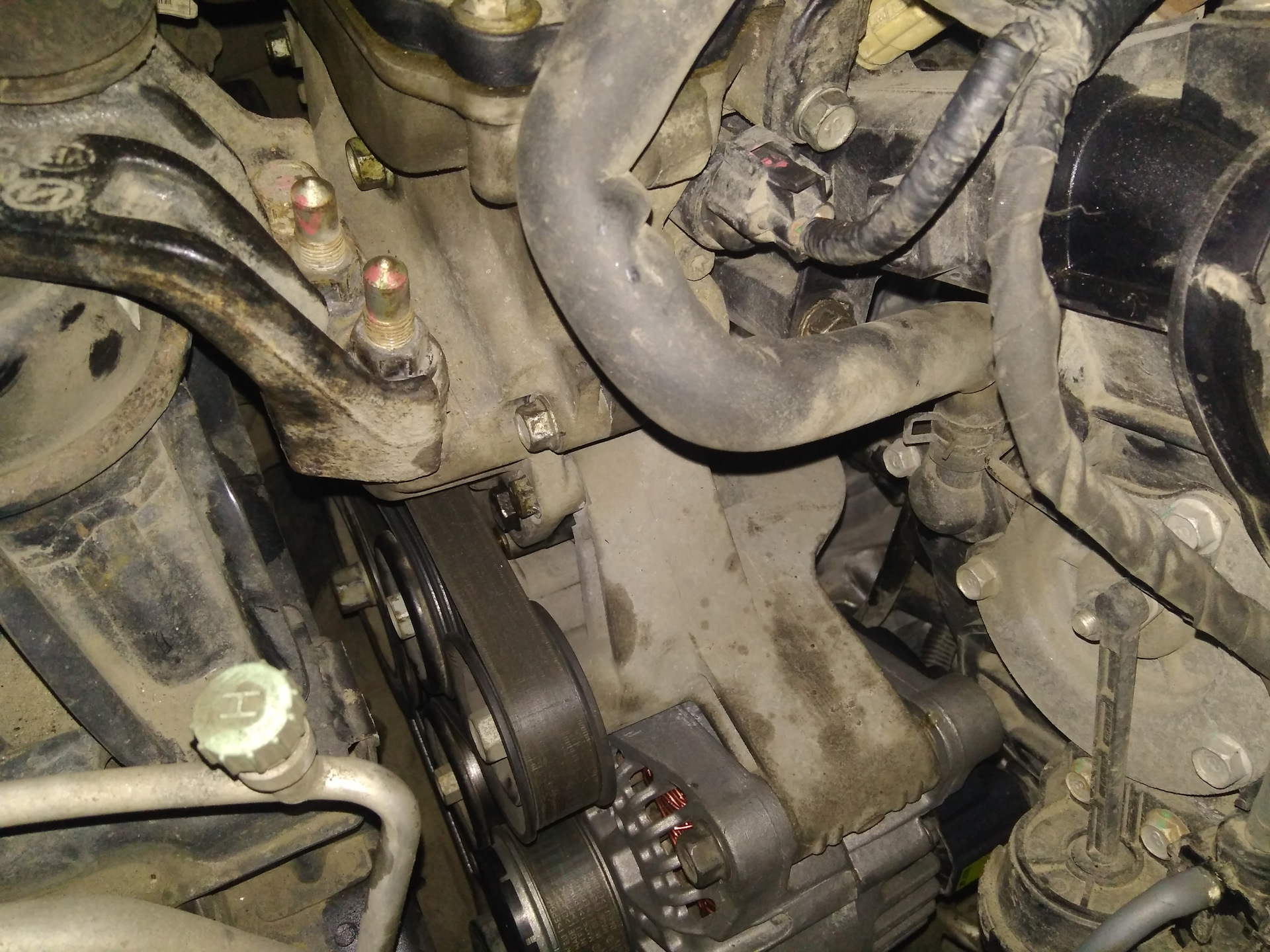 Стучит мотор Hyundai ix35 2011 года. Ставим новый короткоходник ...