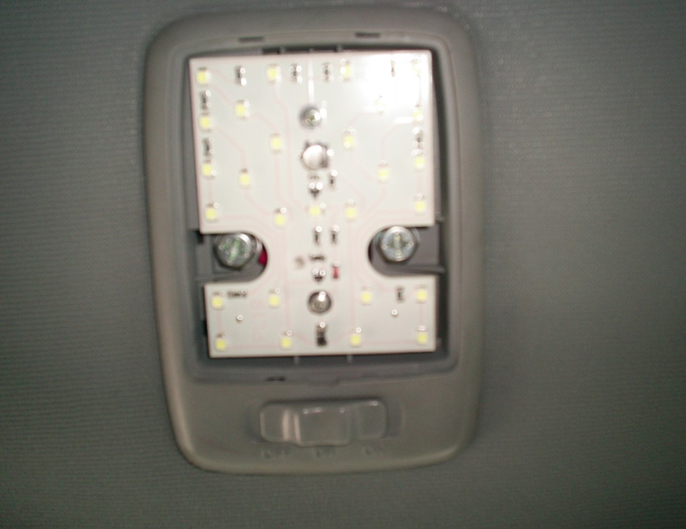 диодный плафон в салоне — Hyundai Accent (2G), 1,5 л, 2008 года ...
