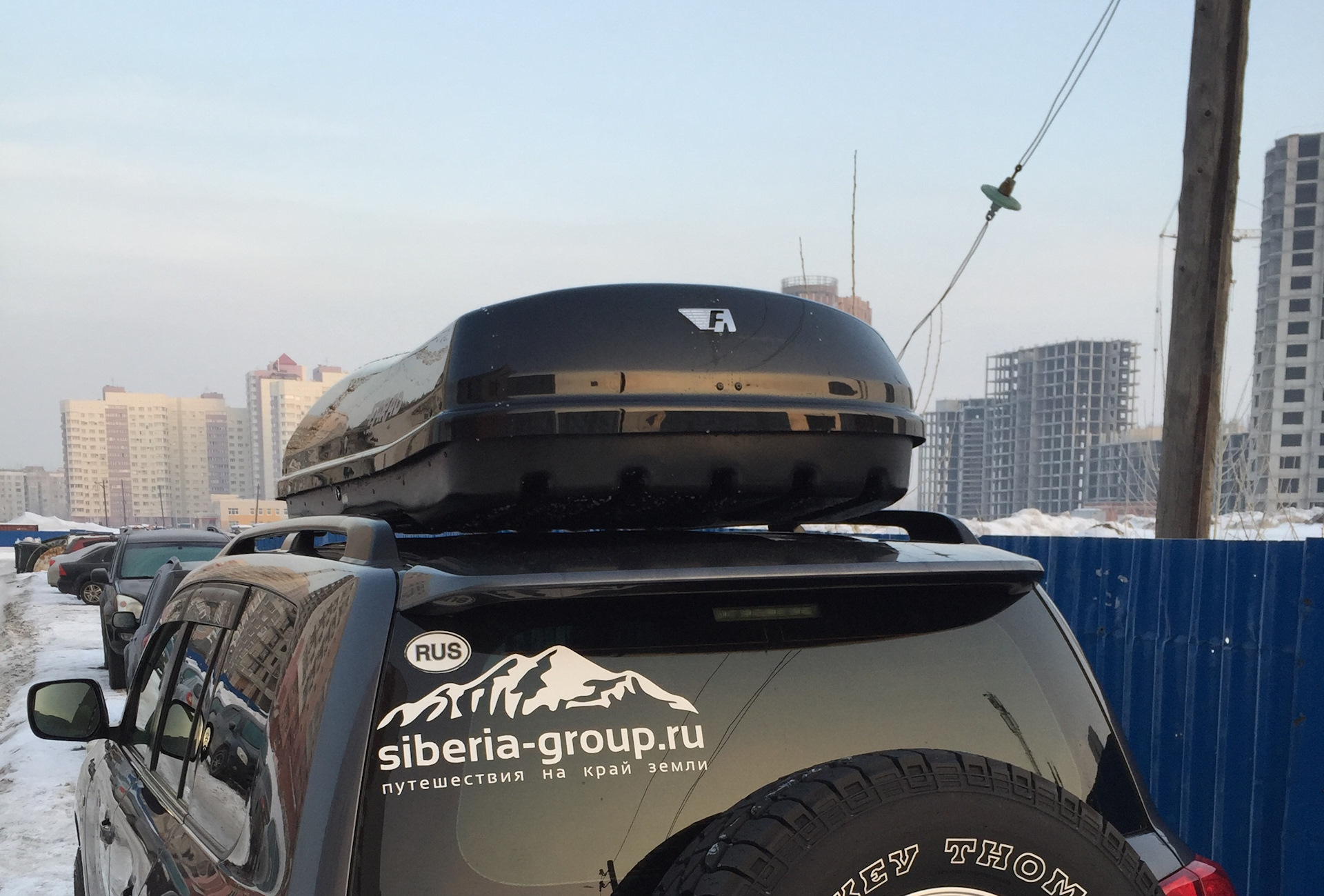 Большой бокс на крышу FARAD MARLIN F3 680L black metallic — Toyota Land ...
