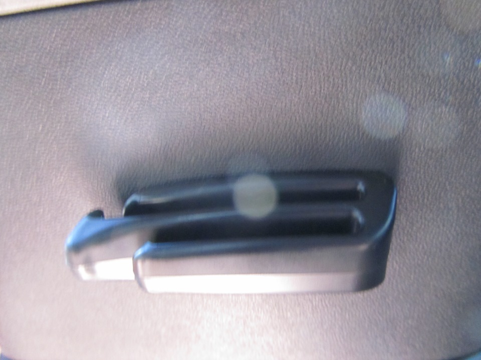 Фиксатор ремней безопасности — Hyundai Accent (3G), 1,6 л, 2008 года ...
