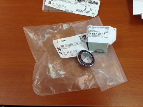 A2218170016 Эмблема фирменная решетки радиатора Mercedes | Запчасти на ...