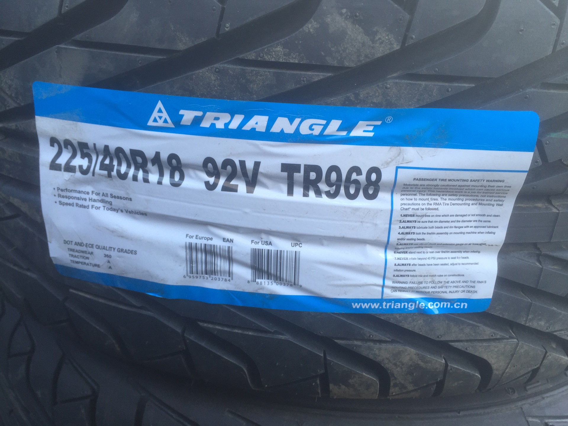 Triangle TR968 225/40/18 — Toyota Prius (30), 1,8 л, 2010 года | шины | DRIVE2