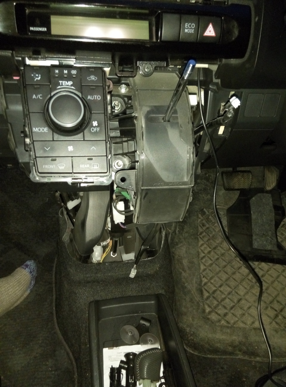 убираем висящие провода — Toyota Wish (AE20), 1,8 л, 2012 года | тюнинг ...
