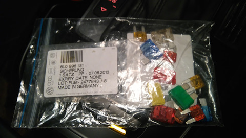 8L0998131 Комплект нож. предохранителей VAG | Запчасти на DRIVE2