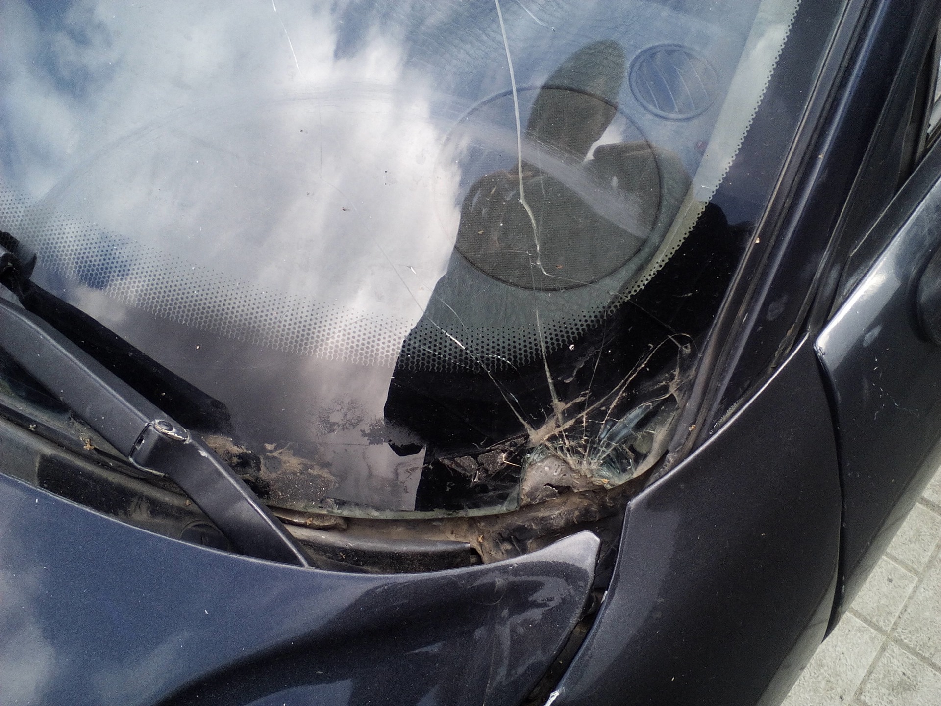 Замена лобового стекла часть 1 — Audi 80 (B3), 1,9 л, 1990 года ...