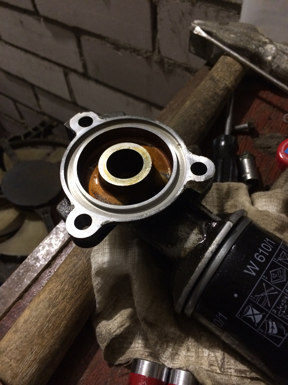 Замена прокладки кранштейна масляного фильтра — Suzuki Liana, 1,3 л ...