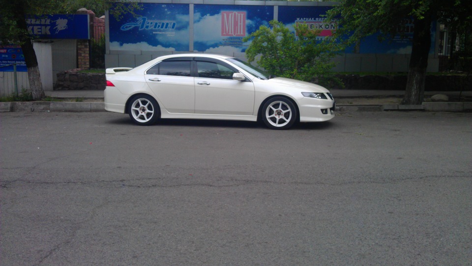уже обул малышку=)) Диски buddy club P1-racing=))) — Honda Accord (7G ...