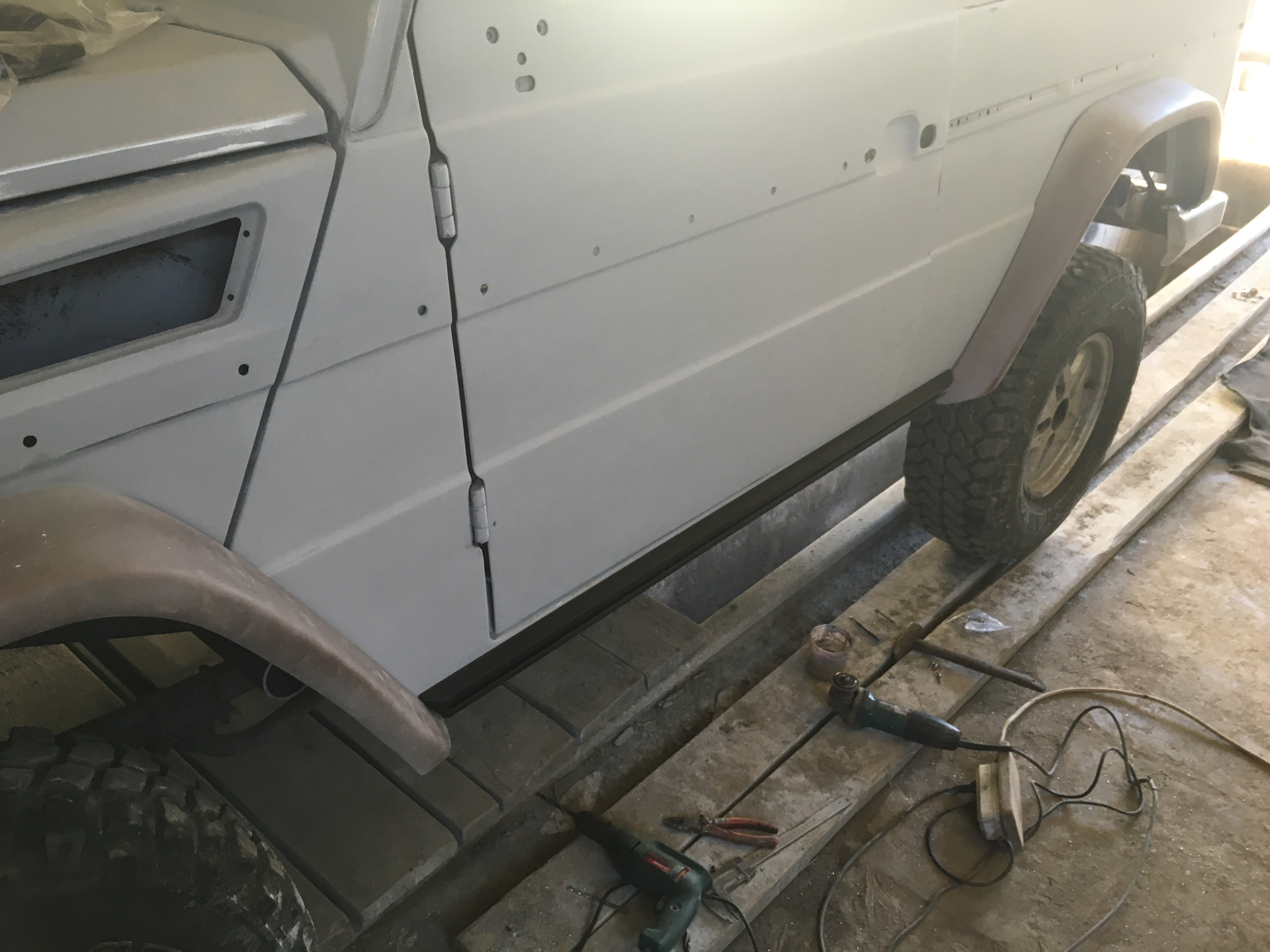 устанавливаем обвес 55AMG, и новые молдинги порога! — Mercedes-Benz G ...