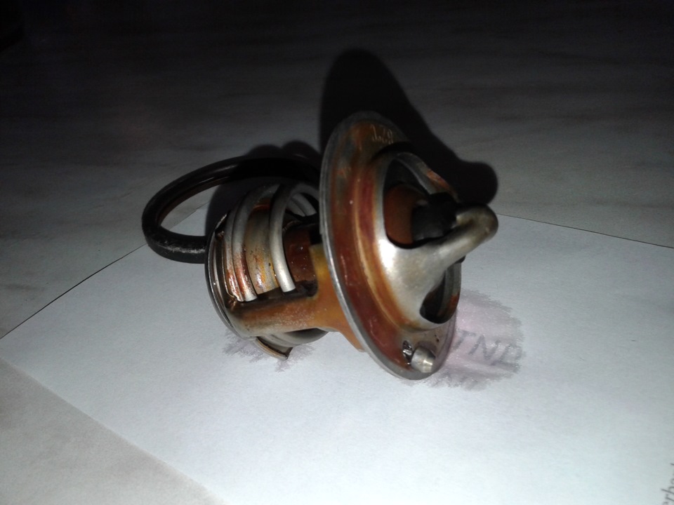 Замена термостата — Toyota Corolla (100), 1,3 л, 1993 года | запчасти ...