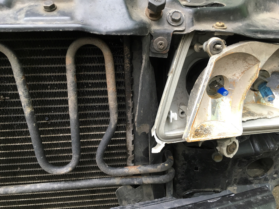 Крепление моноблока — Audi 80 B4 2 8 л 1994 года запчасти Drive2