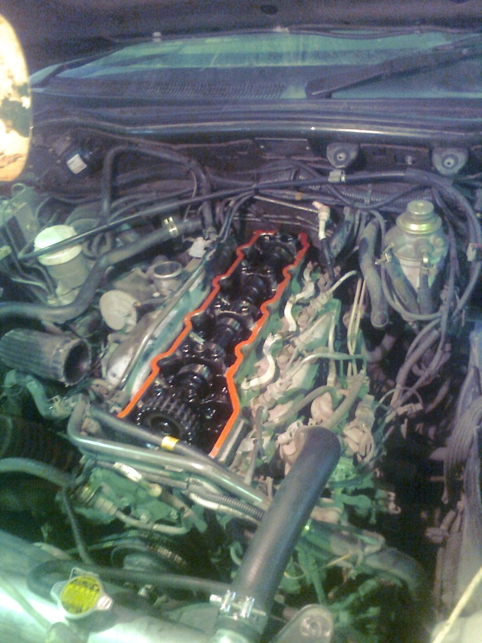 Замена резинок клапанной крышки — Mitsubishi Challenger, 2,8 л, 1997 ...