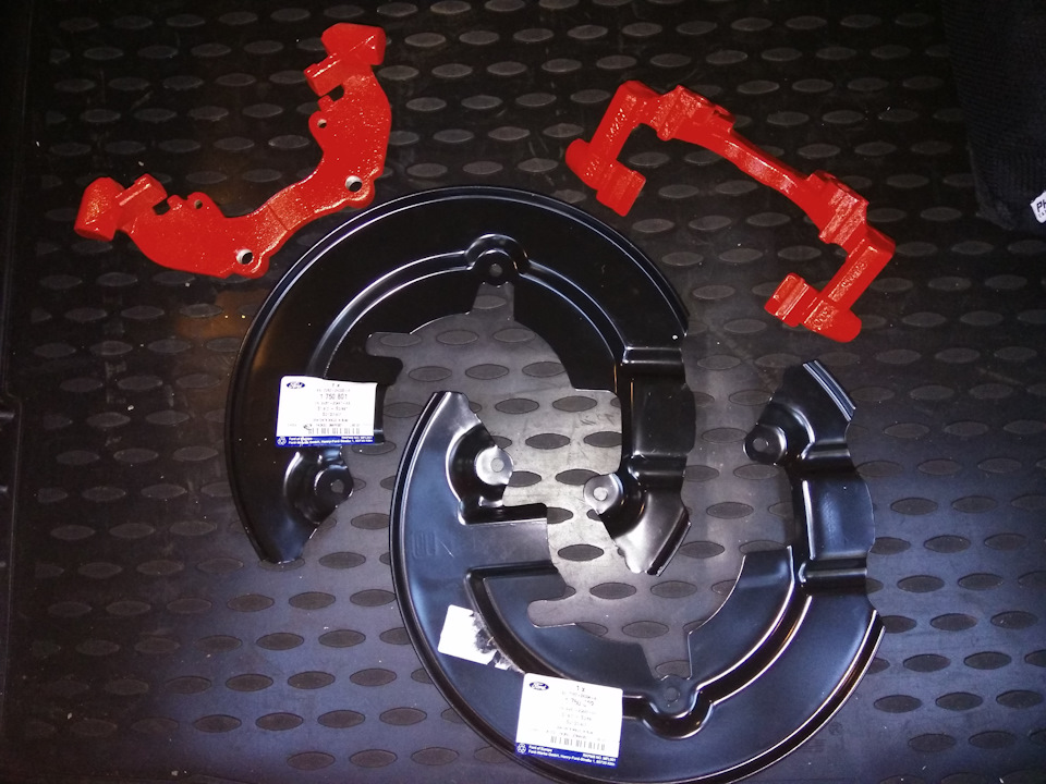 Аксессуары, подарочки и инструмент ) — Ford Focus Hatchback III, 1,6 л ...