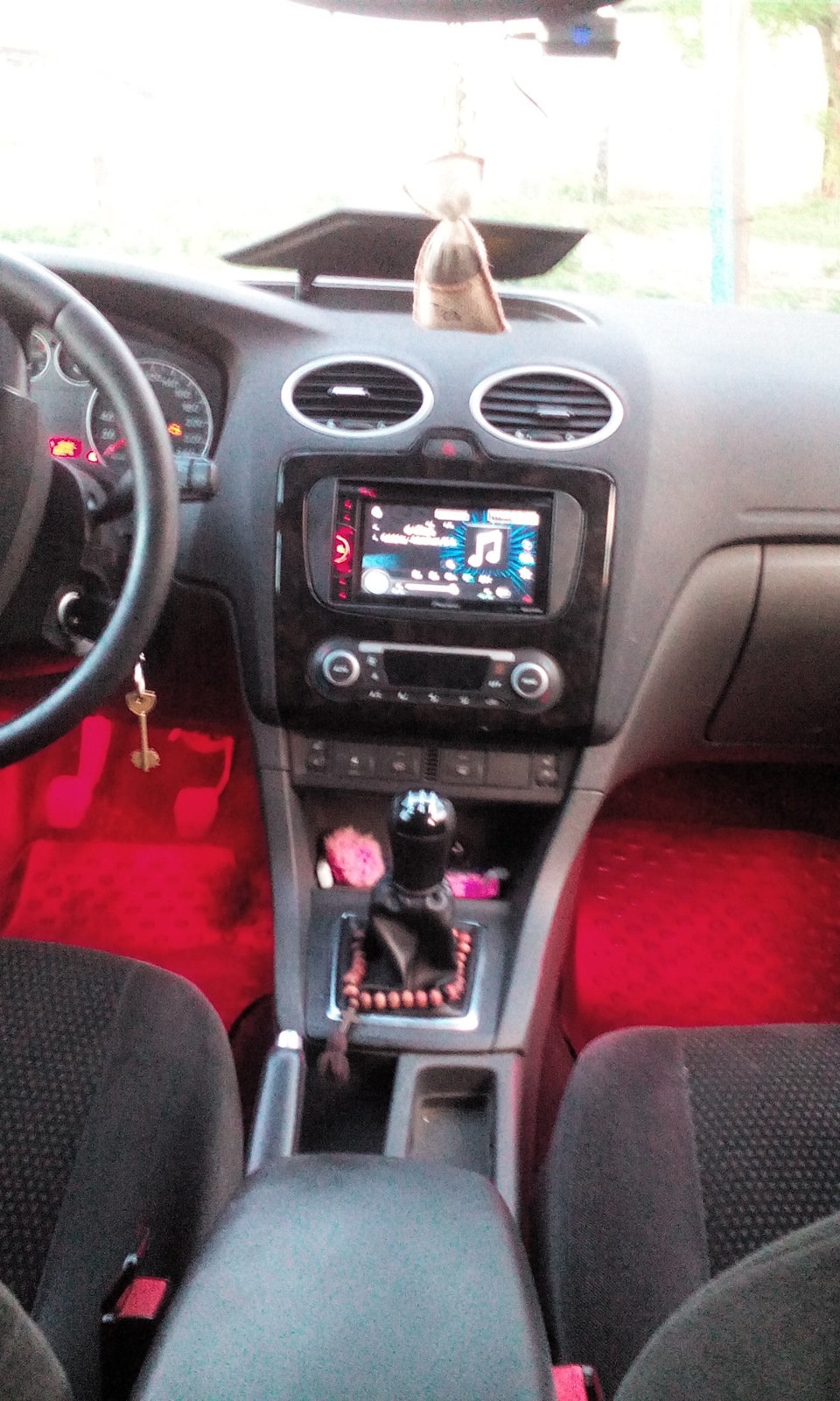 Подсвет — Ford Focus Sedan II, 1,8 л, 2007 года | аксессуары | DRIVE2