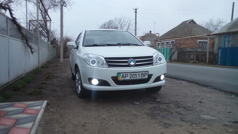 CCFL angel eyes vs Super-rr G5 — Geely MK, 1,5 л, 2012 года | стайлинг ...