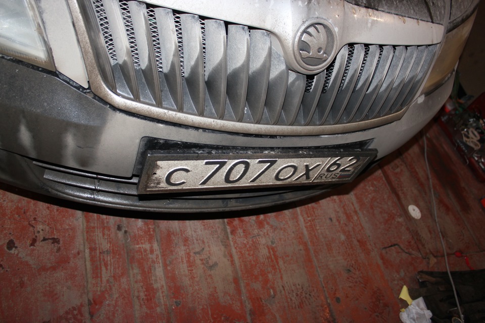 Накладка под номерной знак — Skoda Octavia A5 Mk2, 1,8 л, 2011 года ...