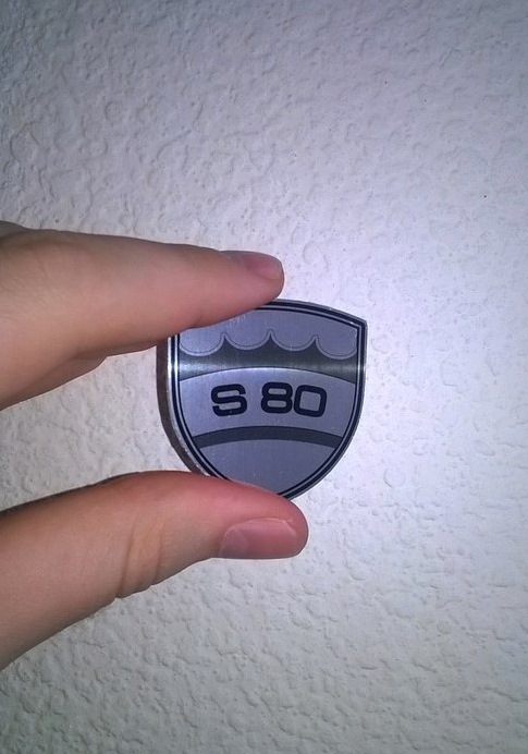 Эмблема на стойку. — Volvo S80 (1G), 2,5 л, 2005 года | аксессуары | DRIVE2