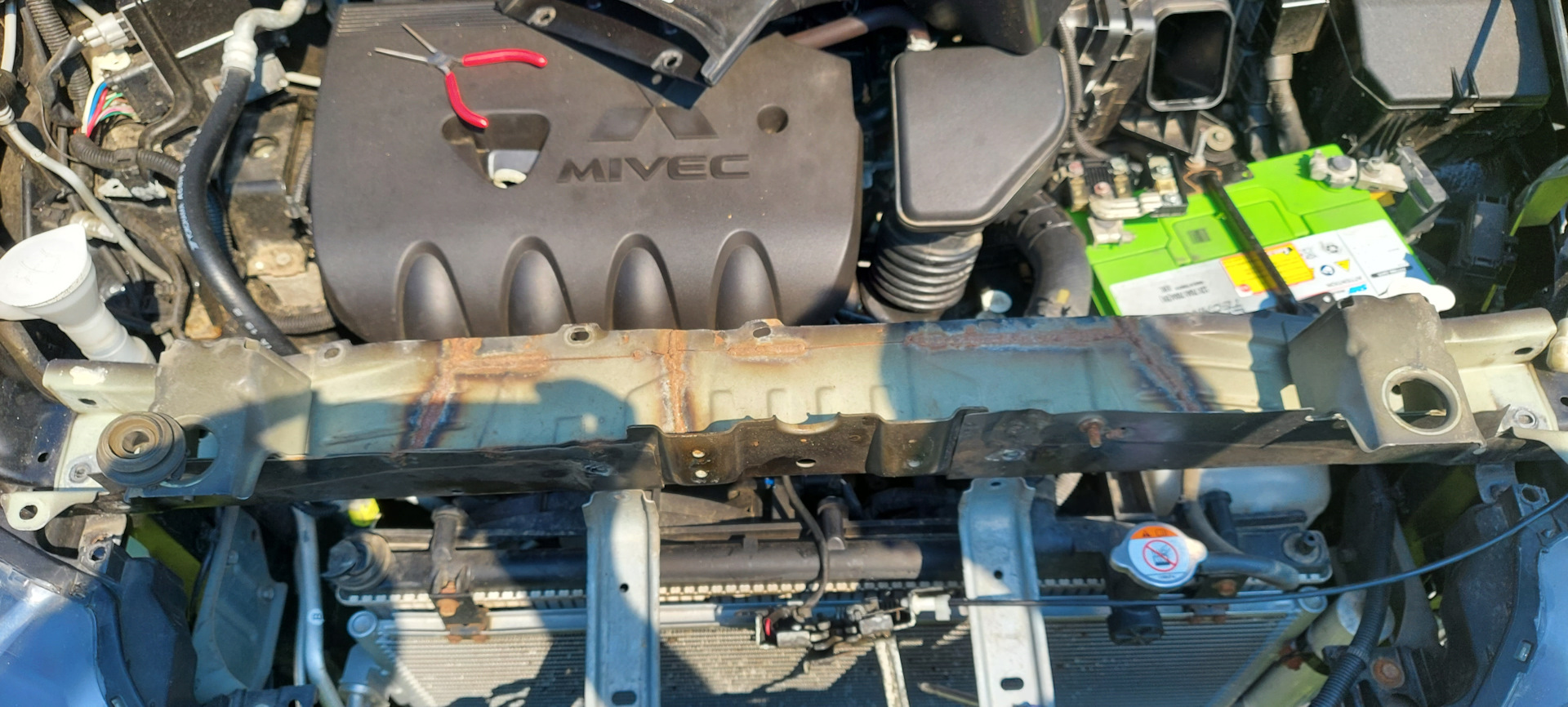 №15. Ремонт после ремонта. Сетка в бампер. Гудки. Туманки. — Mitsubishi ...