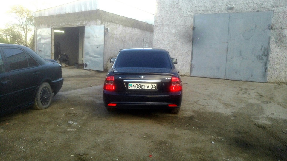 Поставил задние фонари — Lada Приора седан, 1,6 л, 2011 года | стайлинг ...