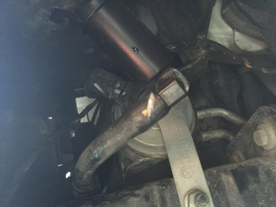 Замена форсунки омывателя фар — BMW X6 (E71/E72), 3 л, 2013 года ...