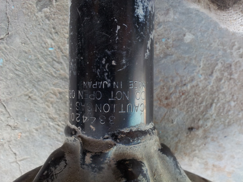 Замена пыльников, отбойников и опорных подшипников передних стоек ...