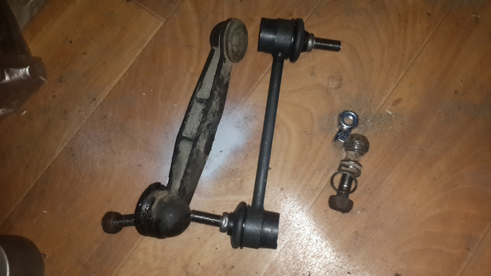 Замена заднего рычага стабилизатор. — Peugeot 406, 2 л, 2002 года ...