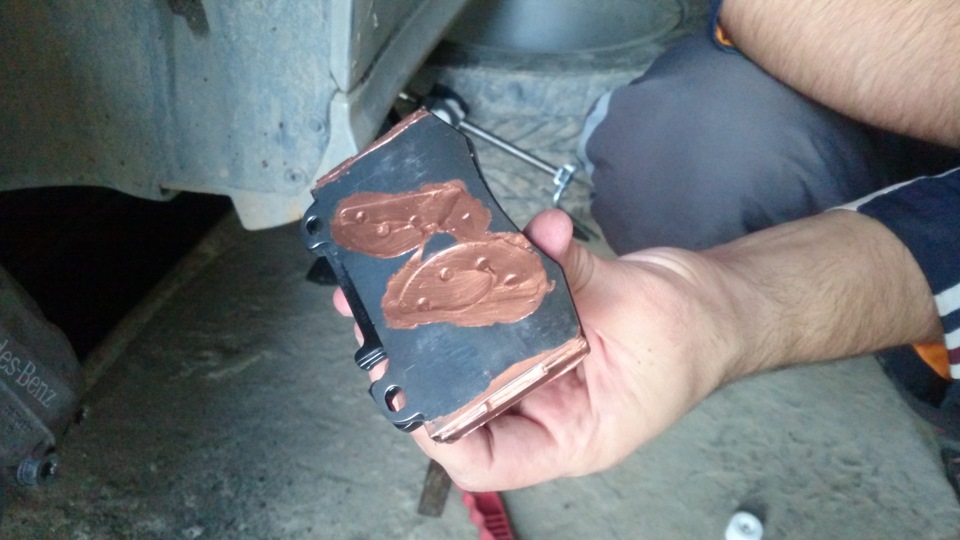 Замена передних торм дисков. — Mercedes-Benz CLS (W219), 5 л, 2005 года ...