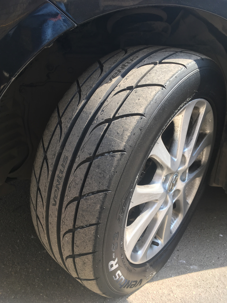 Новая летняя резина или как заставить вашу девушку руль двумя руками 😅😂 — Mazda 3 (2G) BL, 1,6 л ...