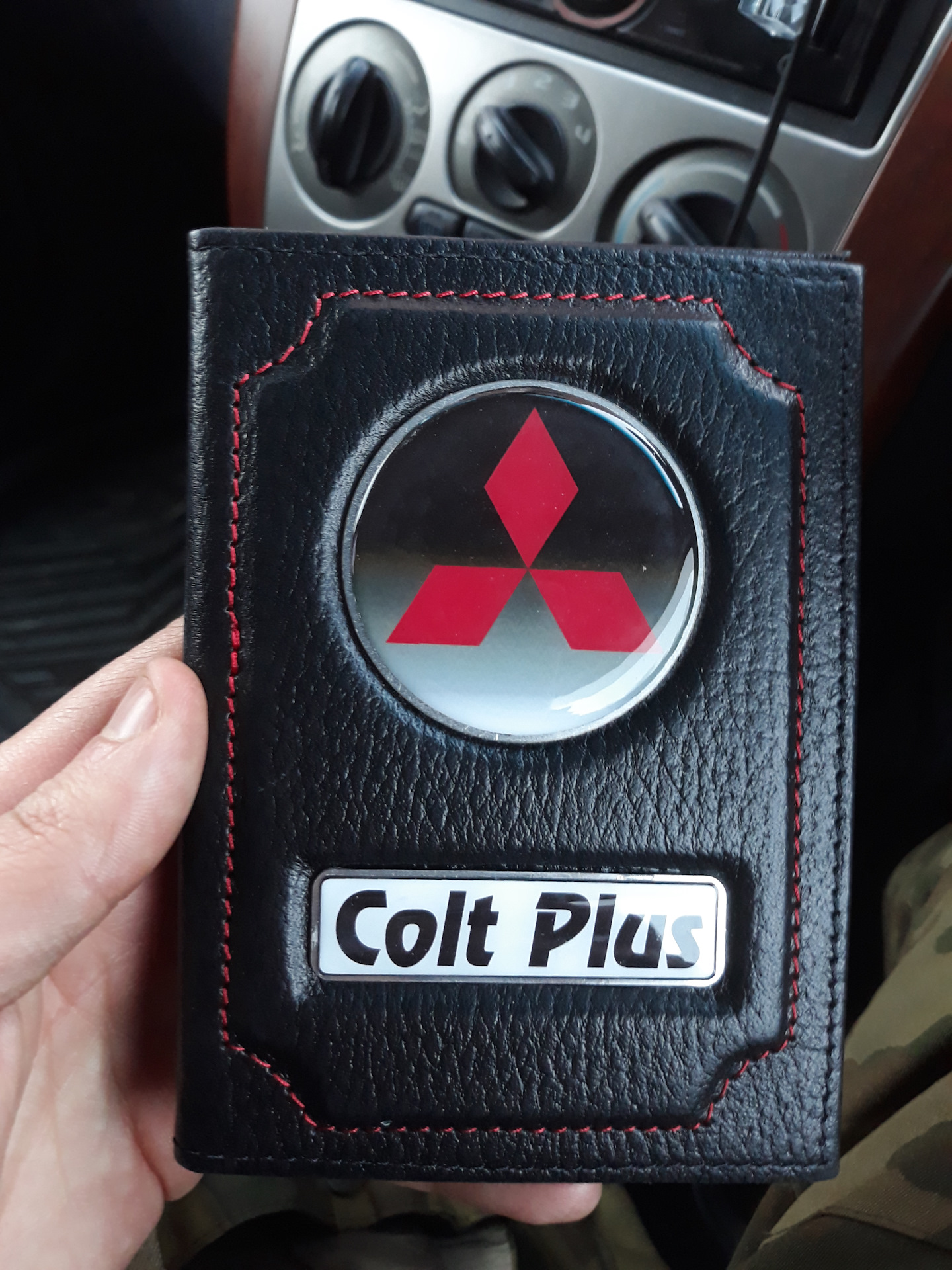 Обложка под доки, первая среди Плюсоводов. — Mitsubishi Colt Plus, 1,5 л, 2005 года | аксессуары ...