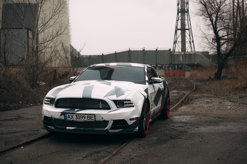 Тизер — Ford Mustang (5G), 3,7 л, 2013 года | фотография | DRIVE2
