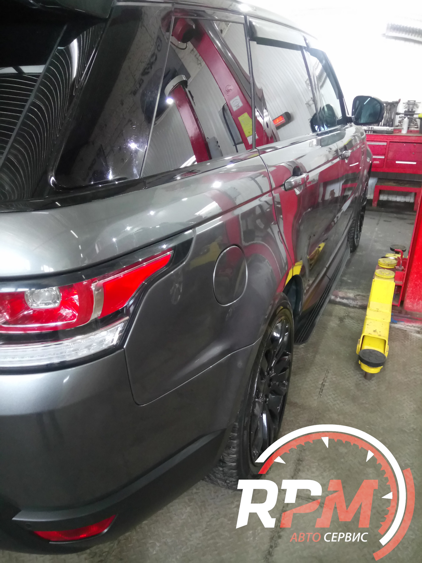 Покрытие кузова Range Rover Sport составом «жидкое стекло» — RPM на DRIVE2