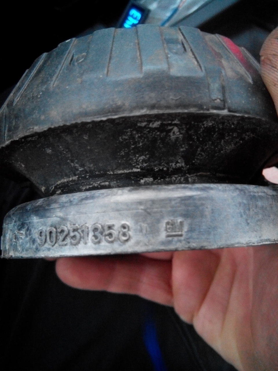 Оригинальная опора амортизатора. — Opel Omega B, 2 л, 1998 года ...