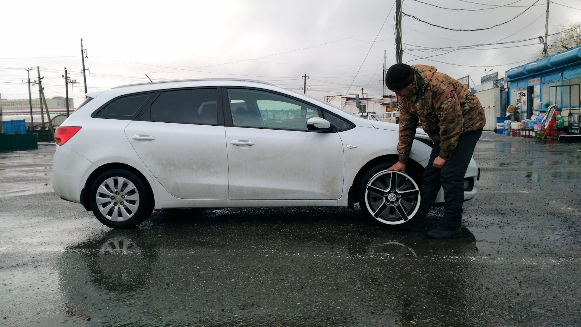 Этим летом на R17 — KIA Ceed SW (2G), 1,6 л, 2013 года | колёсные диски | DRIVE2