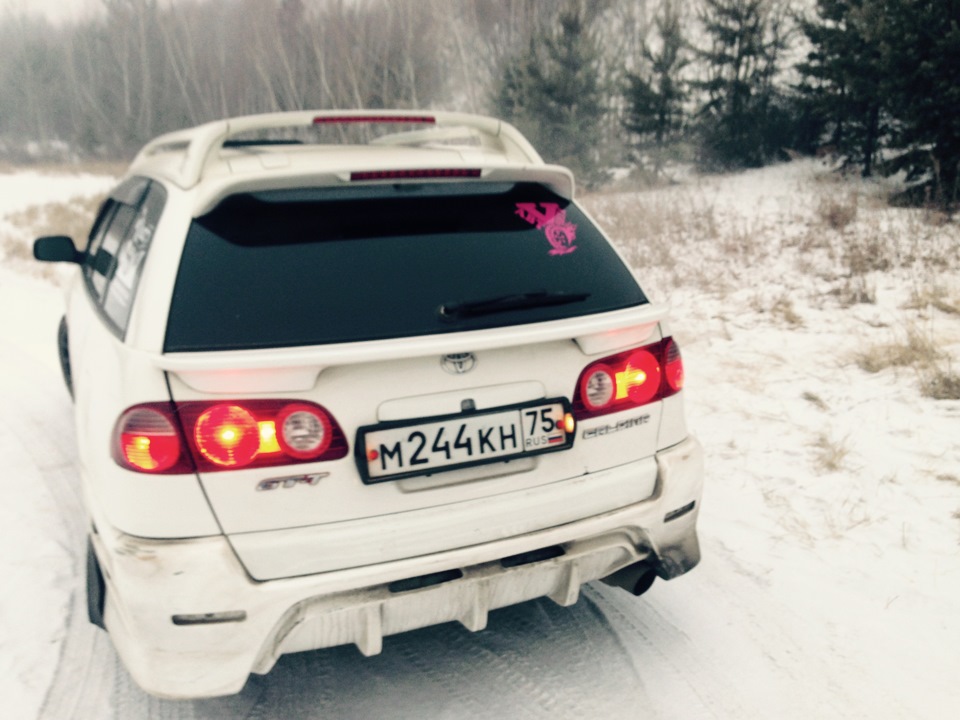 Немного наклеег — Toyota Caldina (210), 2 л, 1998 года | просто так ...