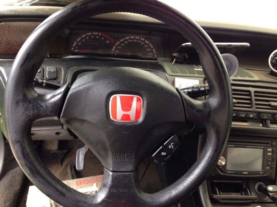 steering wheel from Honda integra DC5 — Honda Prelude (BA8/BA9/BB1/BB4 ...
