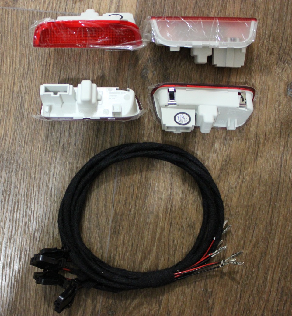 Штатная подсветка в двери — Volkswagen Passat CC, 1,8 л, 2011 года ...