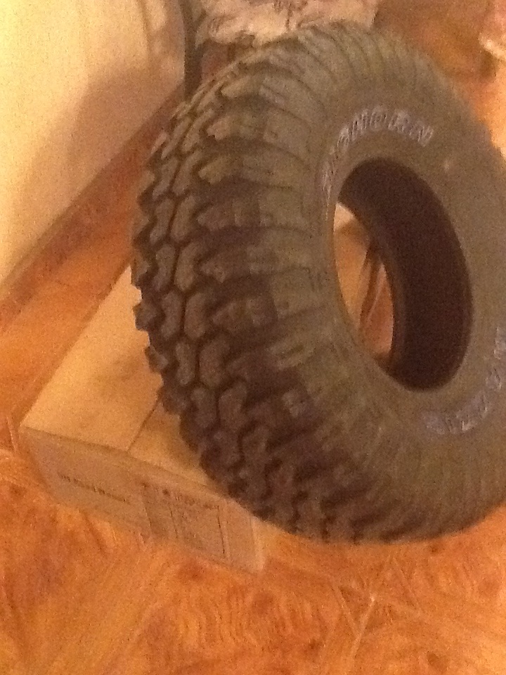 Maxxis 33-12,5-Р15 — УАЗ 31512, 4,2 л, 1992 года | шины | DRIVE2