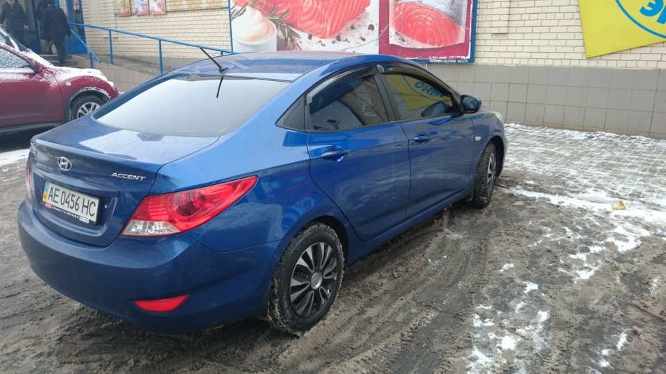 Тонировка машины. — Hyundai Accent (4G), 1,4 л, 2012 года | тюнинг | DRIVE2