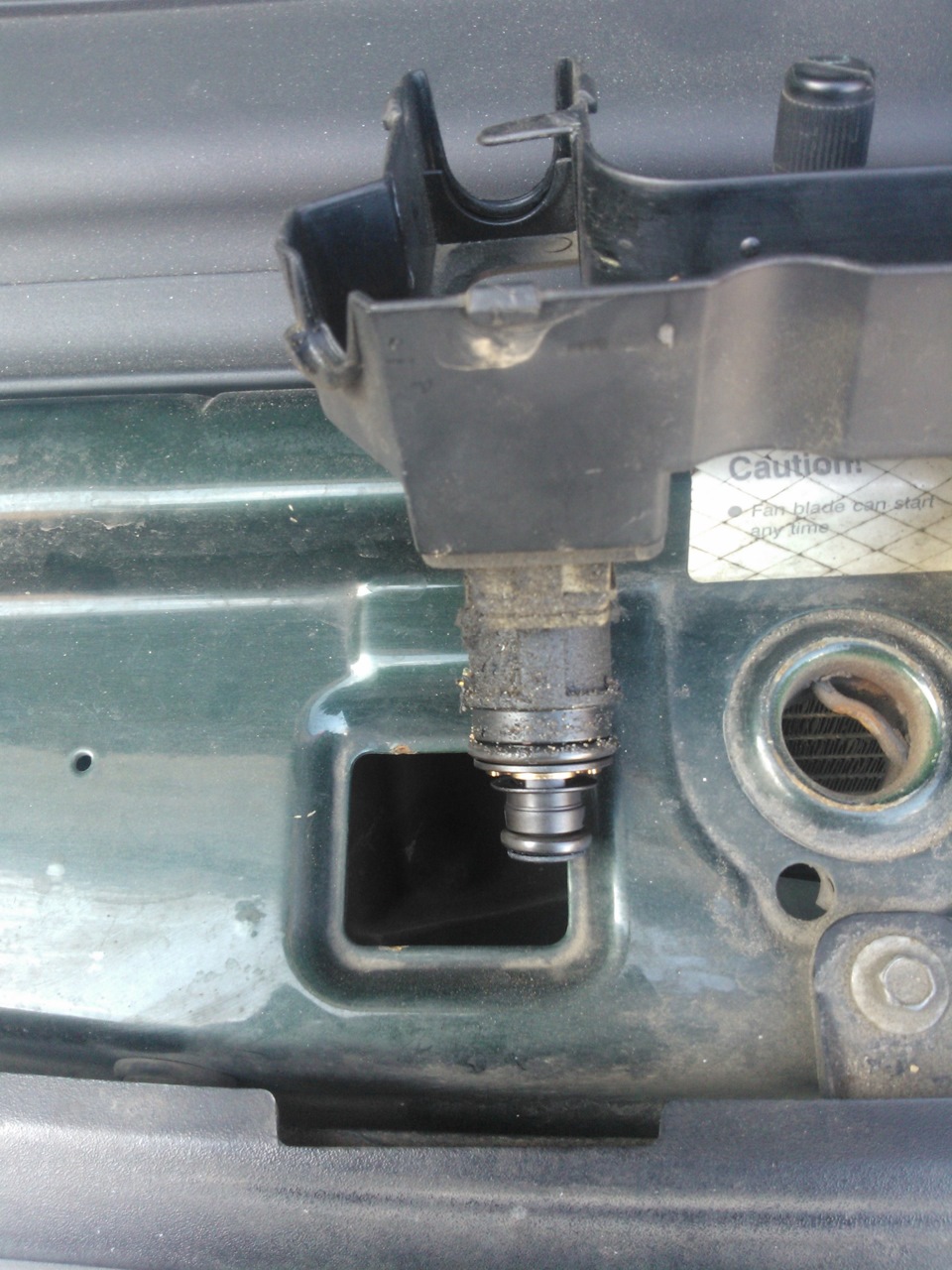 Замена резинок форсунок — Opel Vectra B, 1,8 л, 2000 года | своими ...