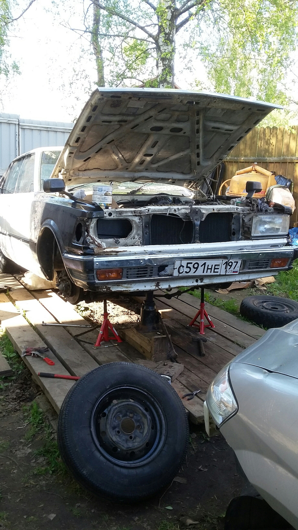 Дело вроде сдвинулось с мёртвой точки — Nissan Gloria (6G), 2 л, 1981 ...