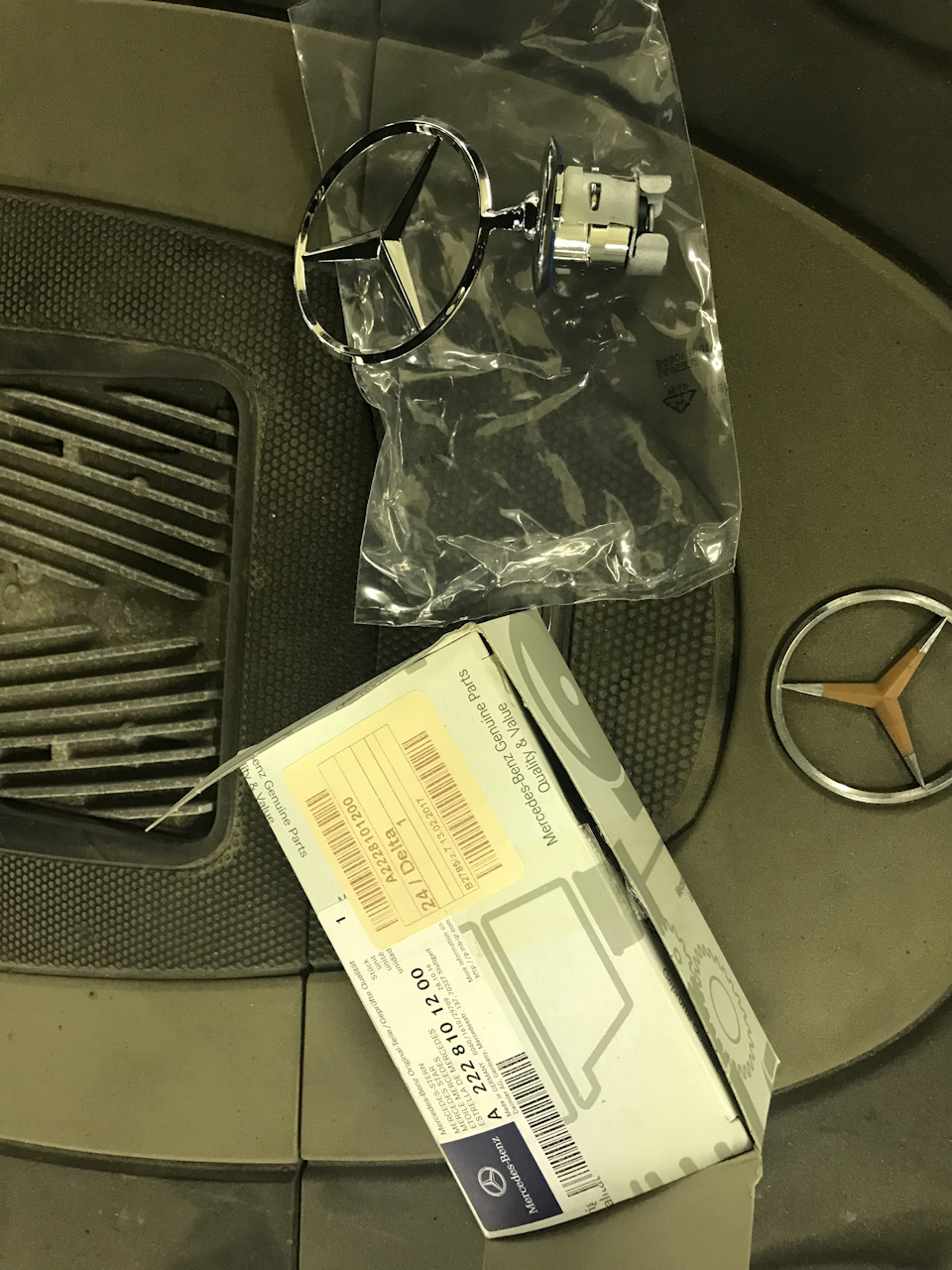 A2228101200 Эмблема фирменная капота. Mercedes | Запчасти на DRIVE2