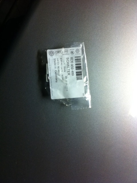 8D5959489 Выключатель VAG | Запчасти на DRIVE2