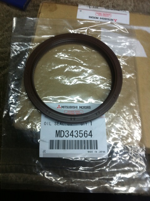MD343564 Сальник коленвала задний Mitsubishi | Запчасти на DRIVE2