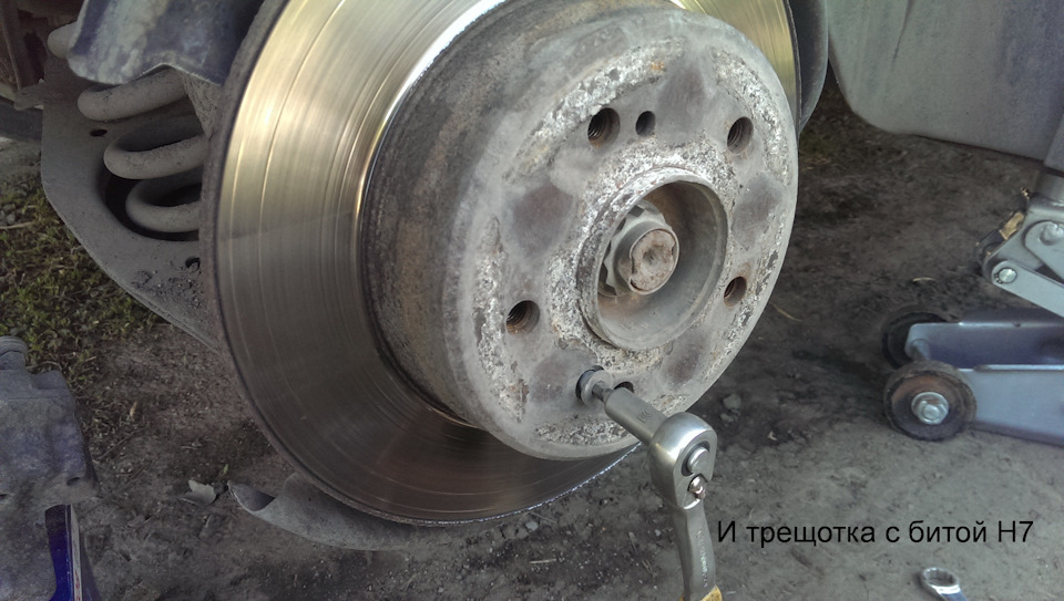 Тормозные колодки задние — Mercedes-Benz E-Class (W210), 2,2 л, 2001 ...