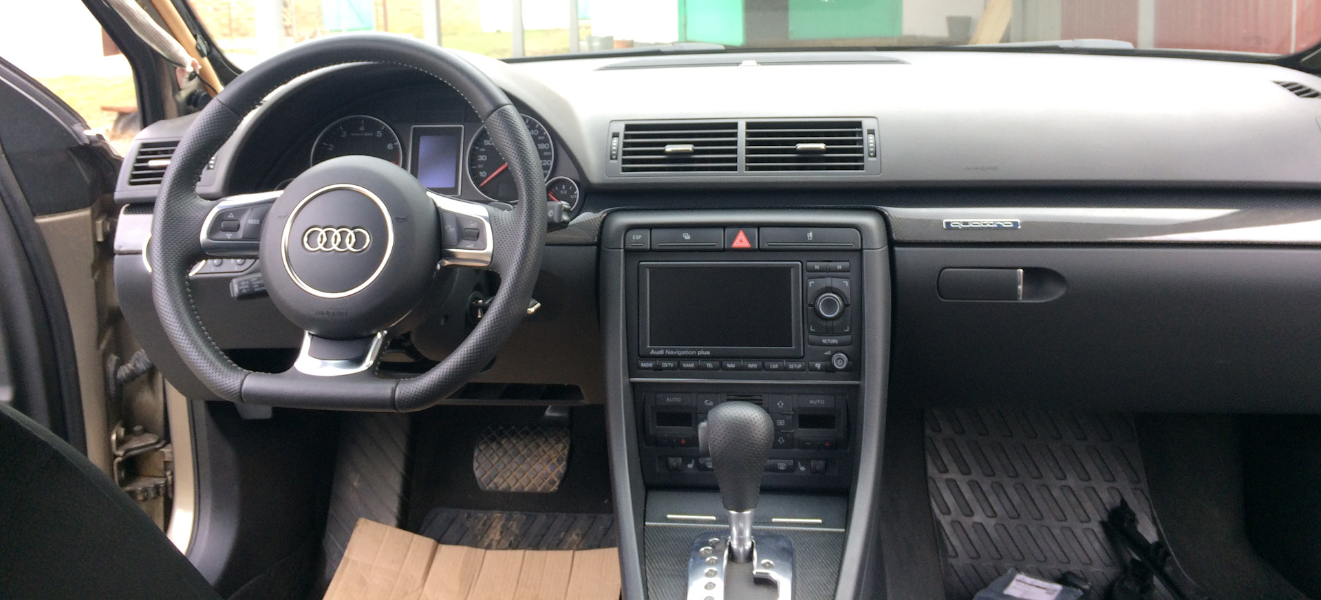 Салонный карбон DTM + скошенный мультируль с tiptronic — Audi A4 (B7), 3 л, 2005 года | стайлинг ...